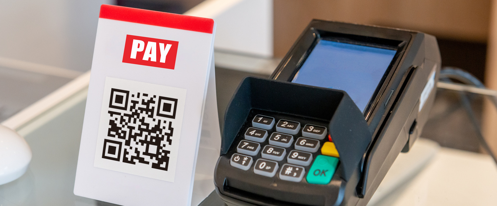 QRコード決済とクレジットカード決済はどちらがおすすめ？それぞれの違いと併用させるメリットを紹介｜お役立ち情報